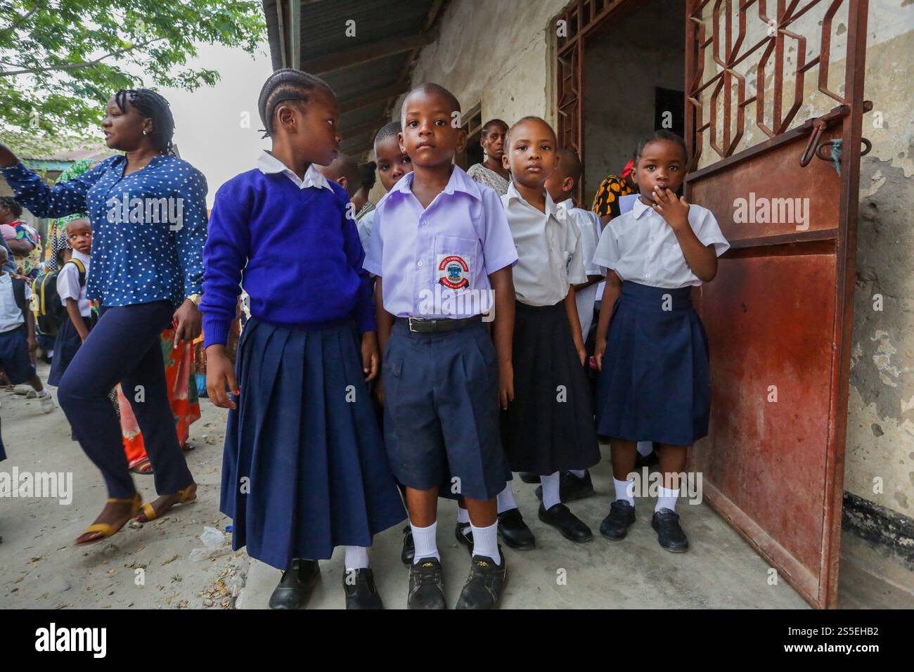 Dar Es Salaam, Tanzania. 13th Jan, 2025. Tanzanian first-grade pupils ...