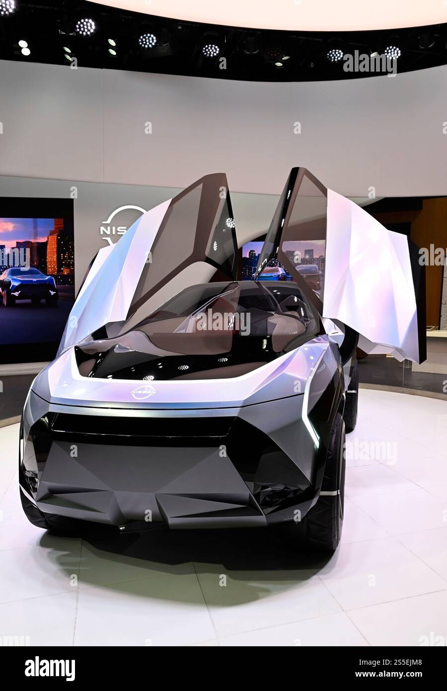 Nissan Concept Car Nissan Crossing Shibuya Tokyo Japan Stock Photo - Alamy