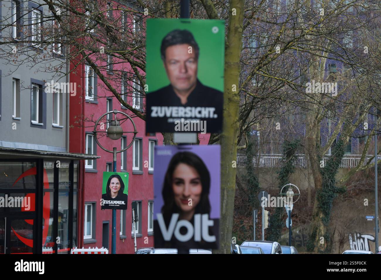 14.01.2025 Dortmund, Die Parteien haben ihre Plakataktionen begonnen. Plakate der SPD, CDU, FDP ...