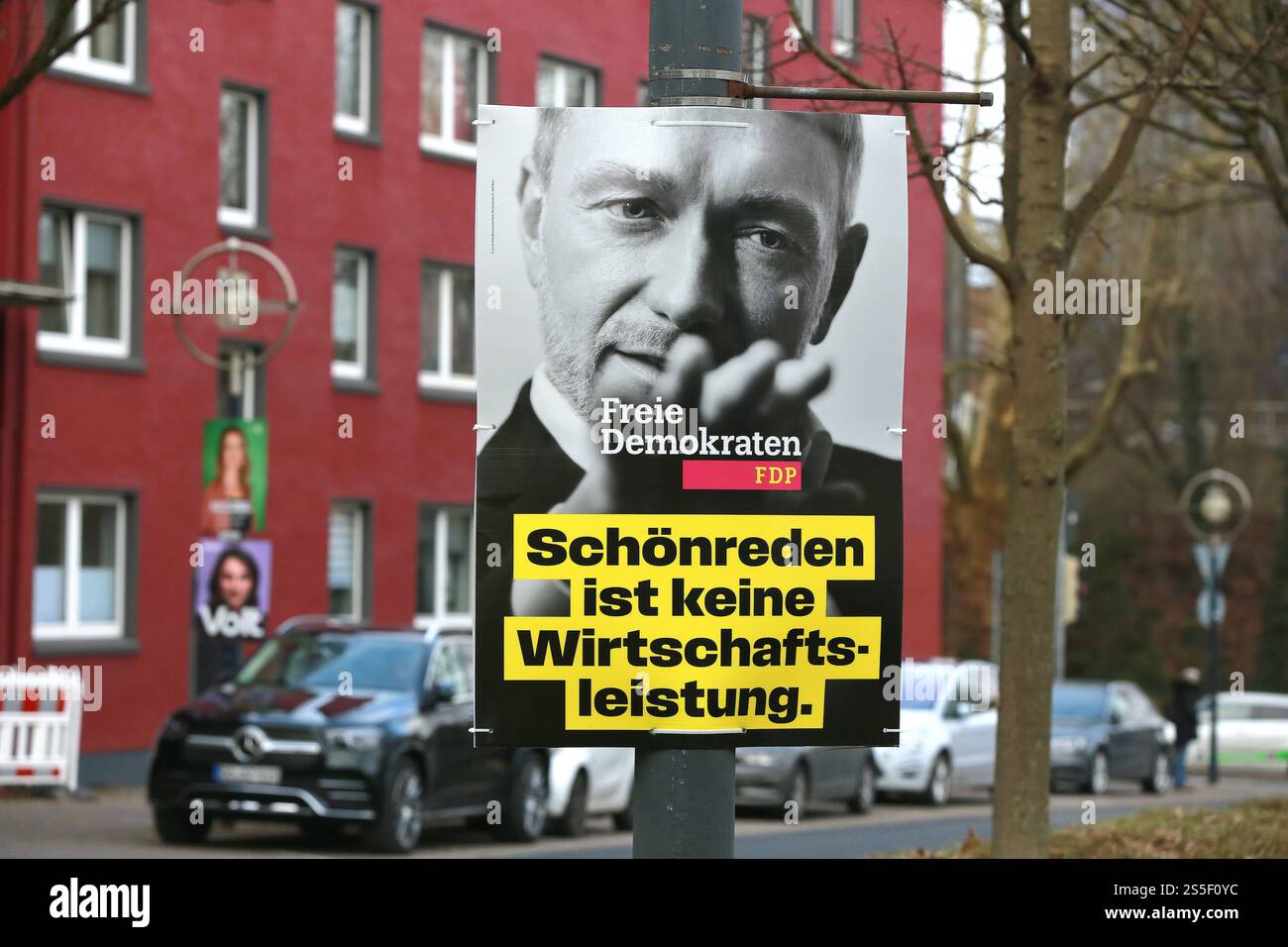 14.01.2025 Dortmund, Die Parteien haben ihre Plakataktionen begonnen. Plakate der SPD, CDU, FDP ...