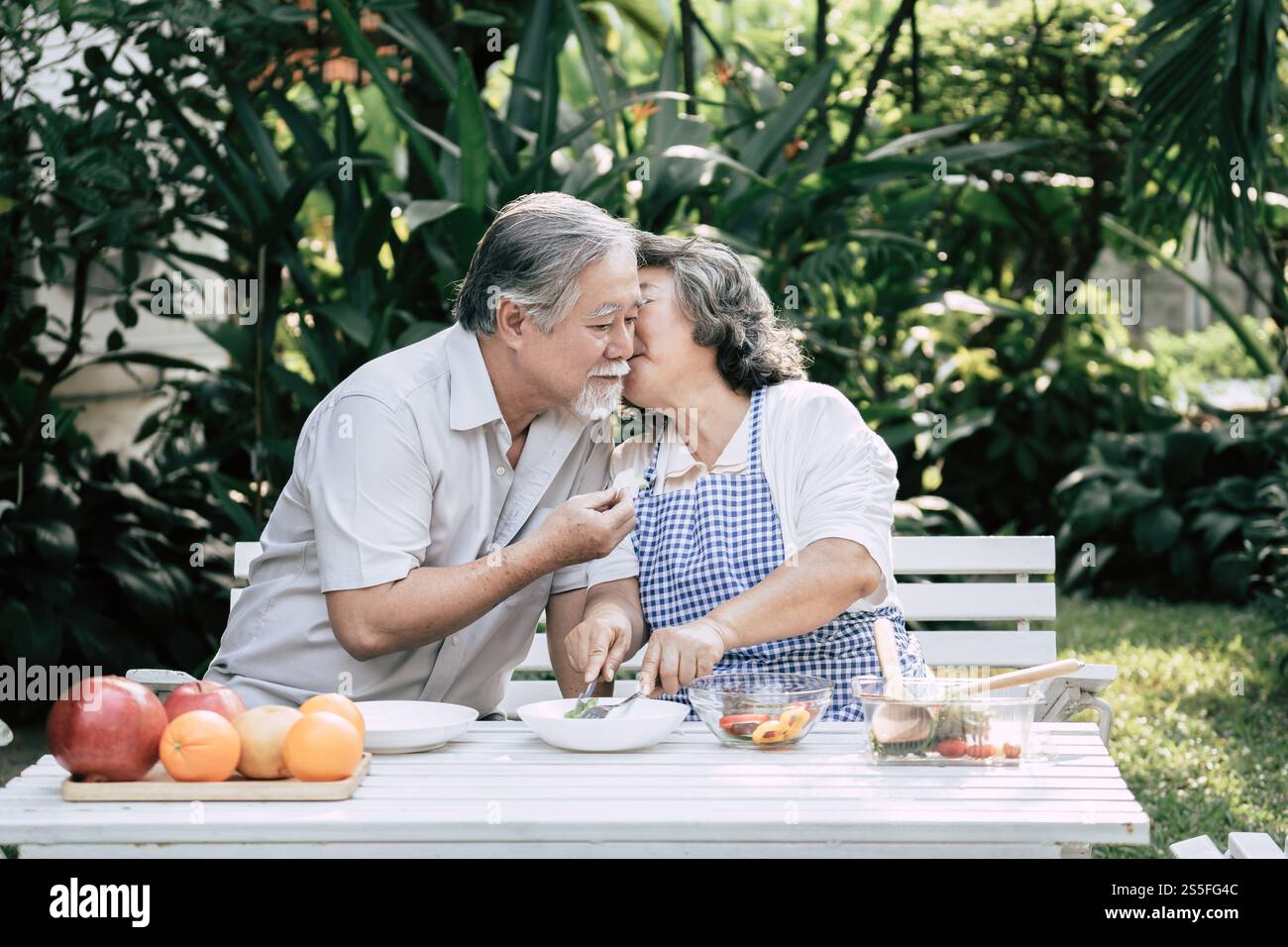 Love family healthy food hi-res stock photography and images - Alamy