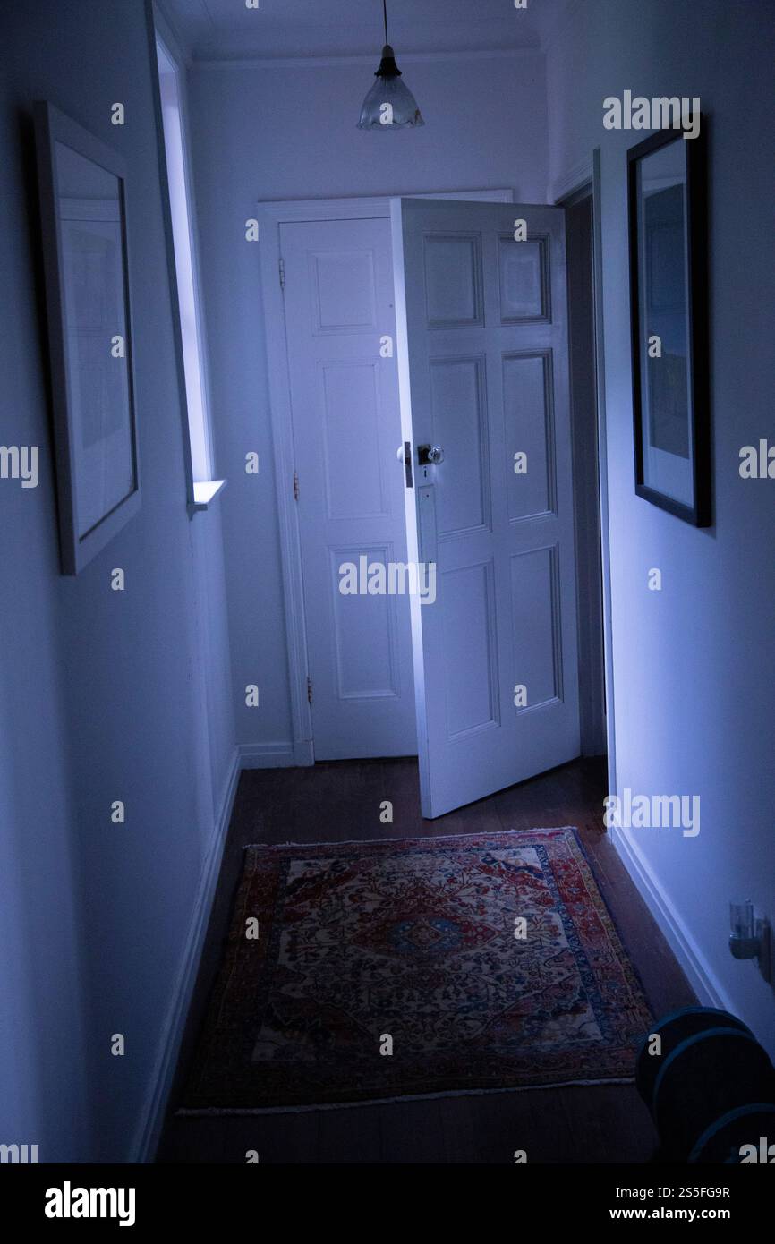 Closed door end of hallway hi-res stock photography and images - Alamy