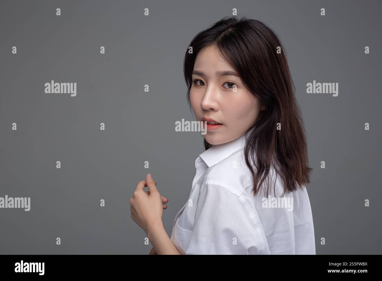 Young white woman wears hi-res stock photography and images - Alamy