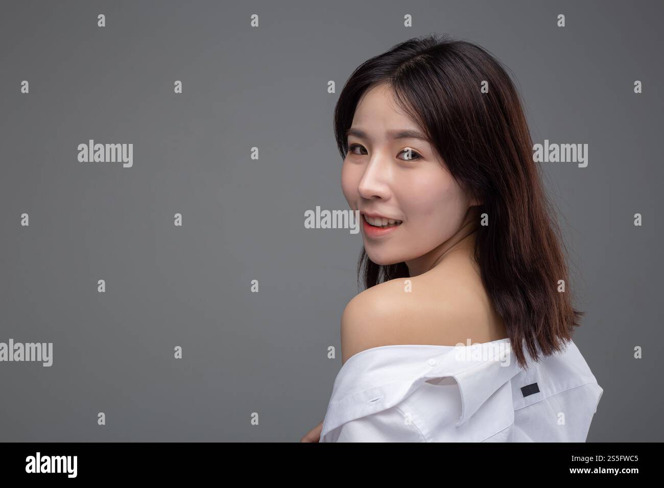 Woman wears white shirt hi-res stock photography and images - Alamy