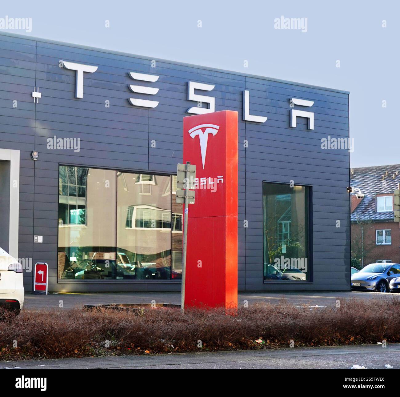 Tesla Center In Hannover Wülfel Gesehen Am 13 01 2025 Tesla