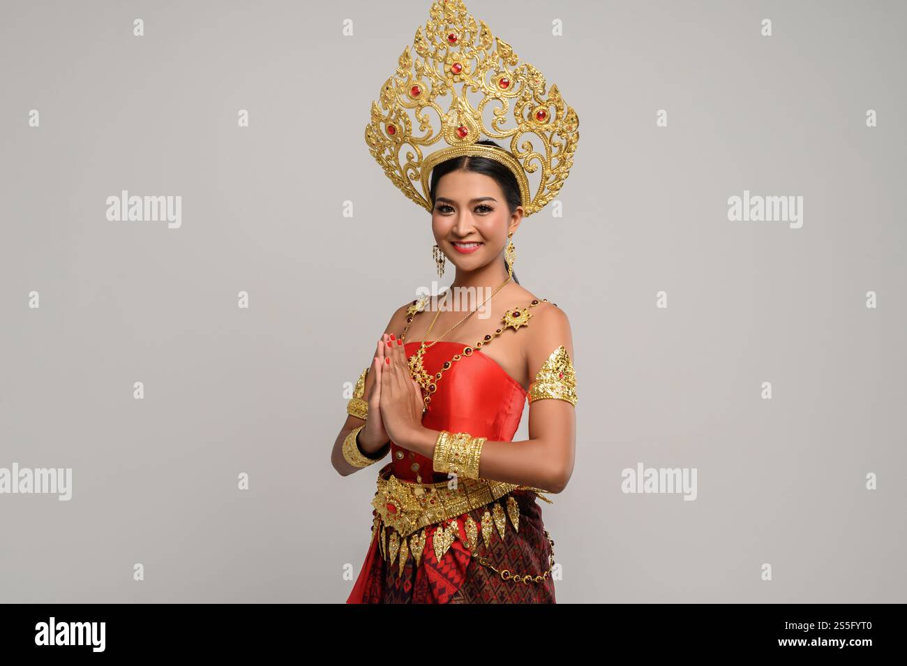 Women wearing Thai clothing that Pay respect,sawasdee symbol Stock ...