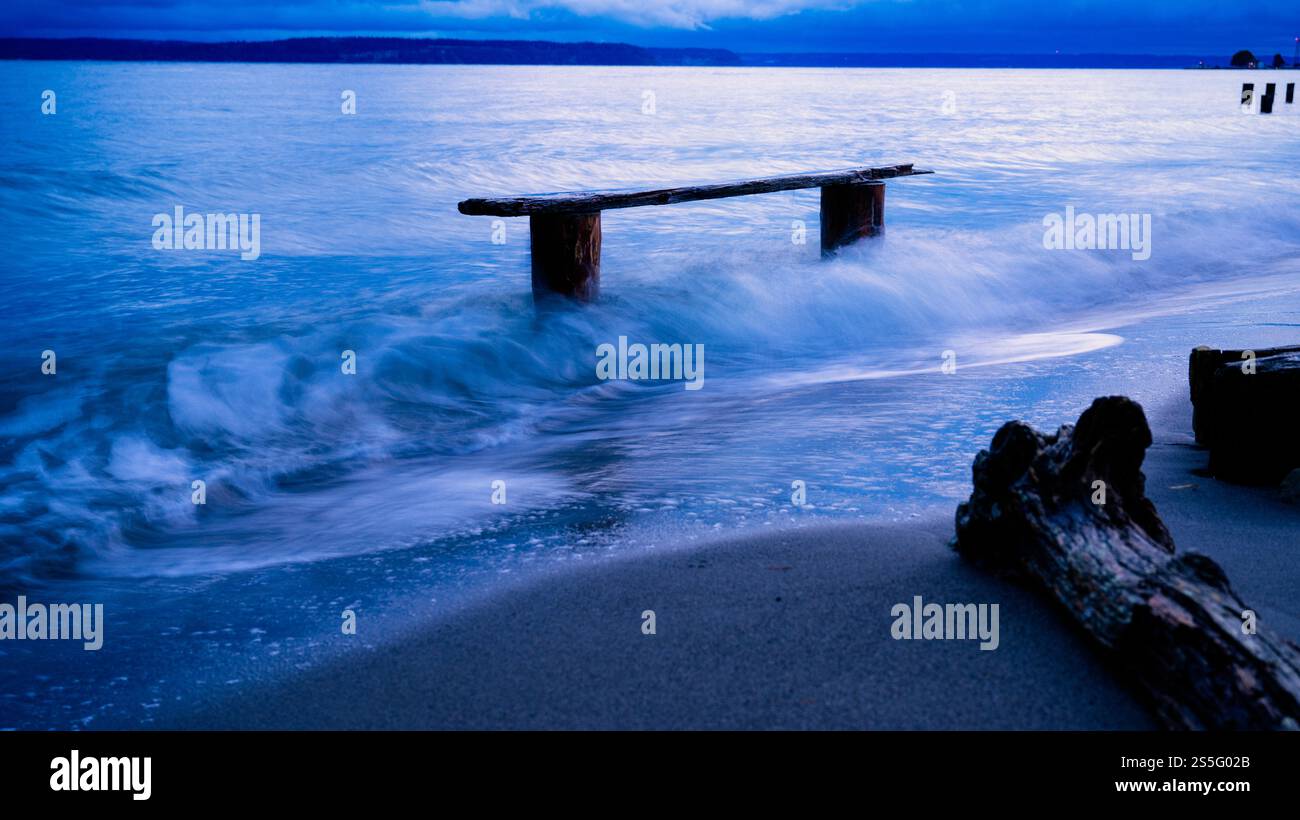 Ocean water gently flowing over hi-res stock photography and images - Alamy