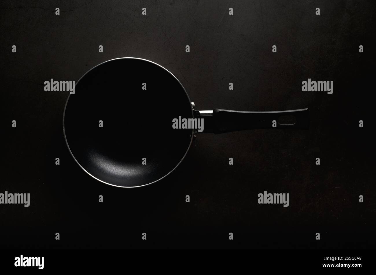 Top view skillet pan hi-res stock photography and images - Alamy