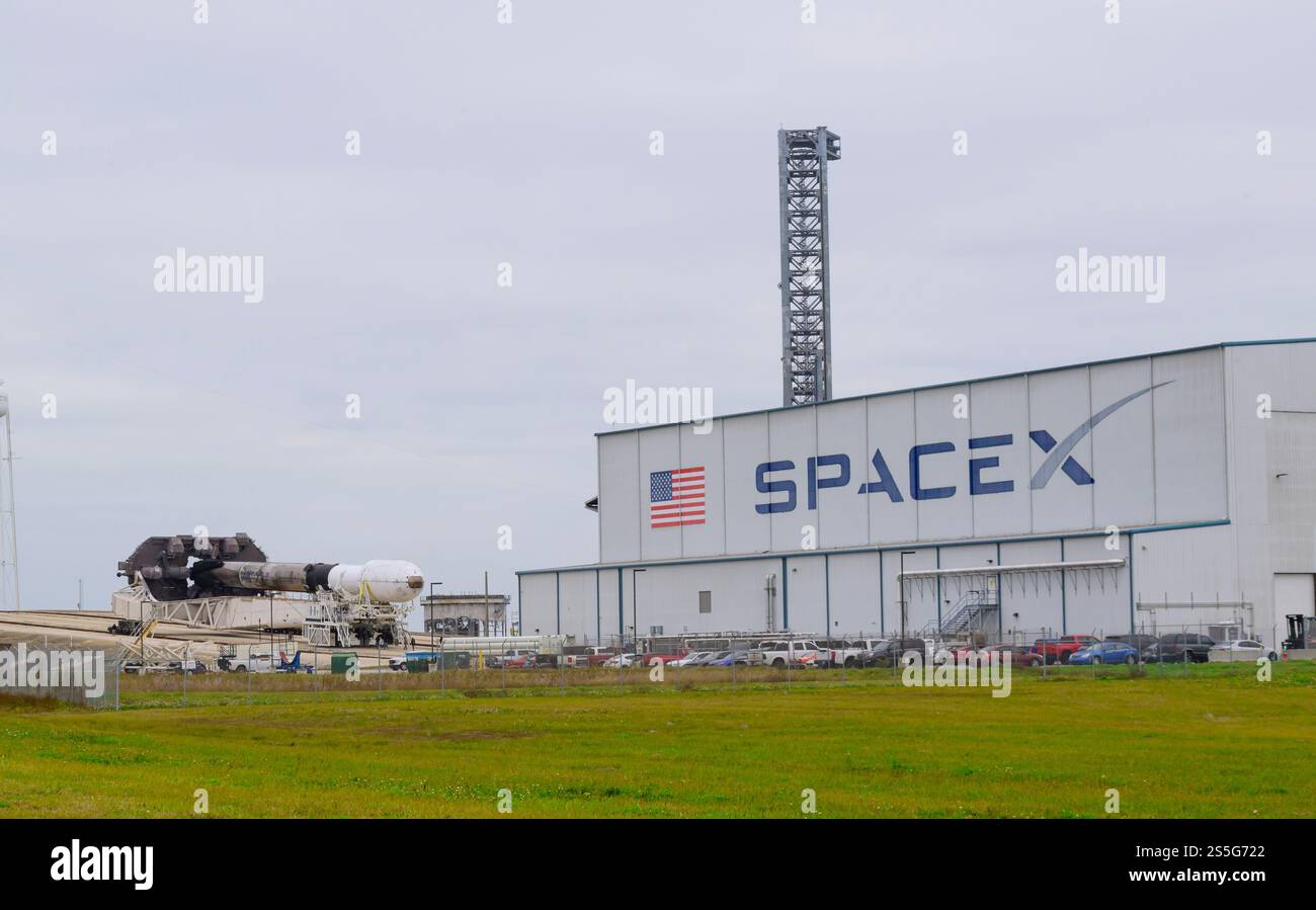 Hangarx hi-res stock photography and images - Alamy