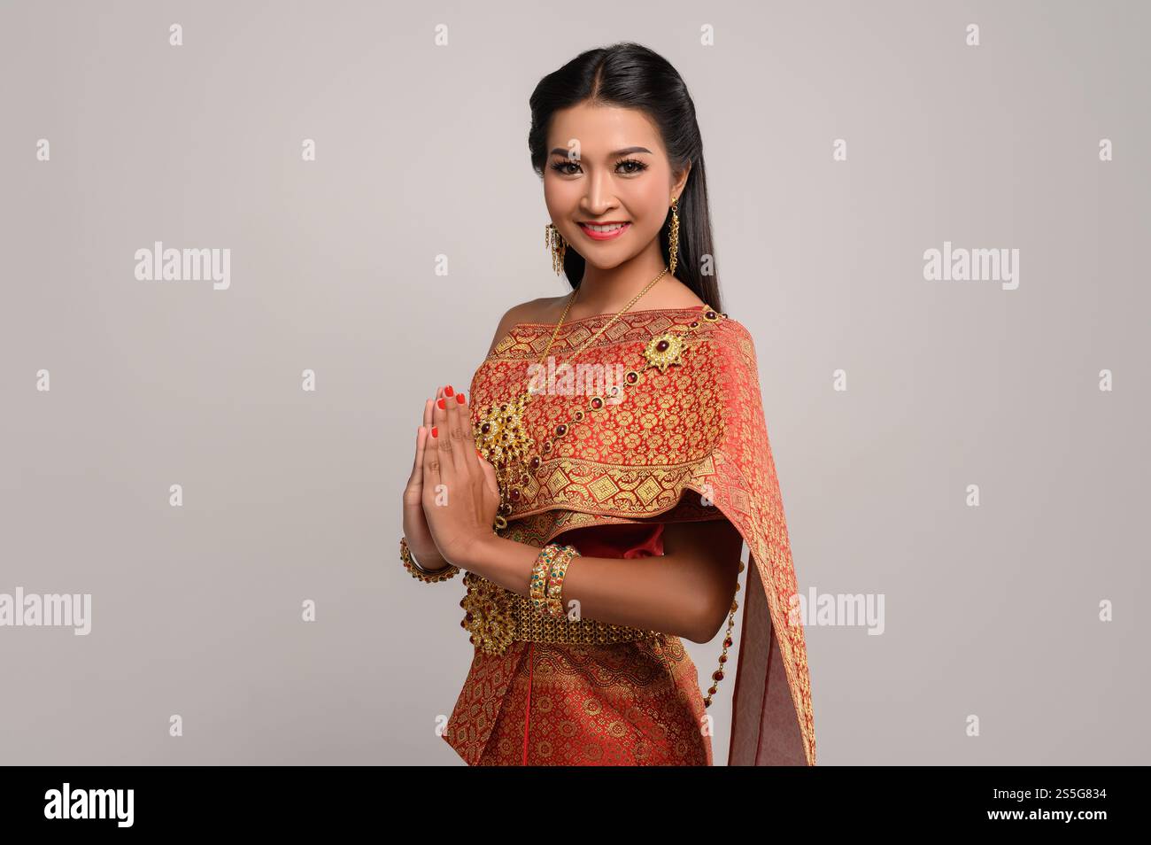 Women wearing Thai clothing that Pay respect,sawasdee symbol Stock ...