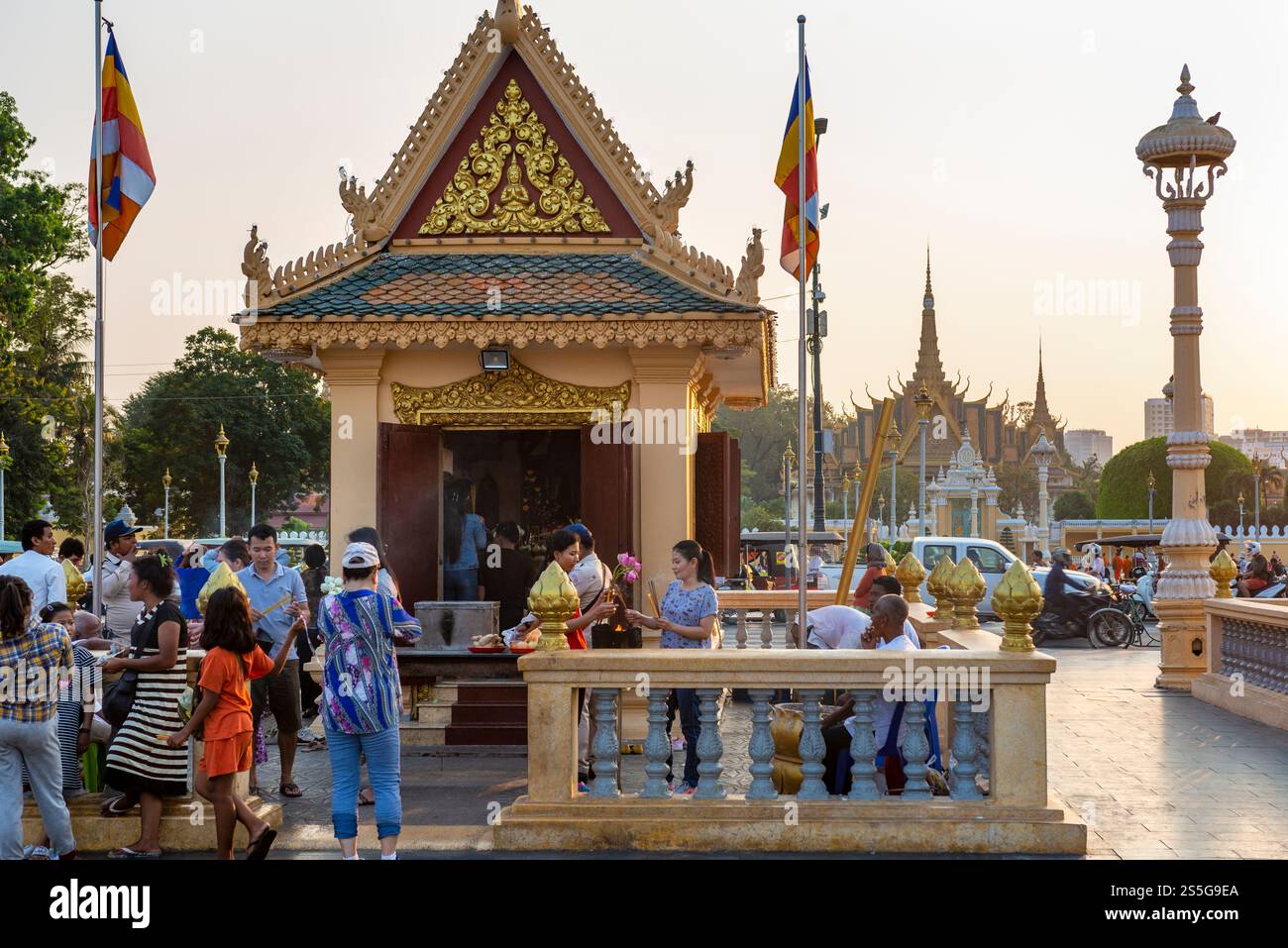 Preah Ang Dong Kar Shrine with Royal Palace in the background, Phnom ...