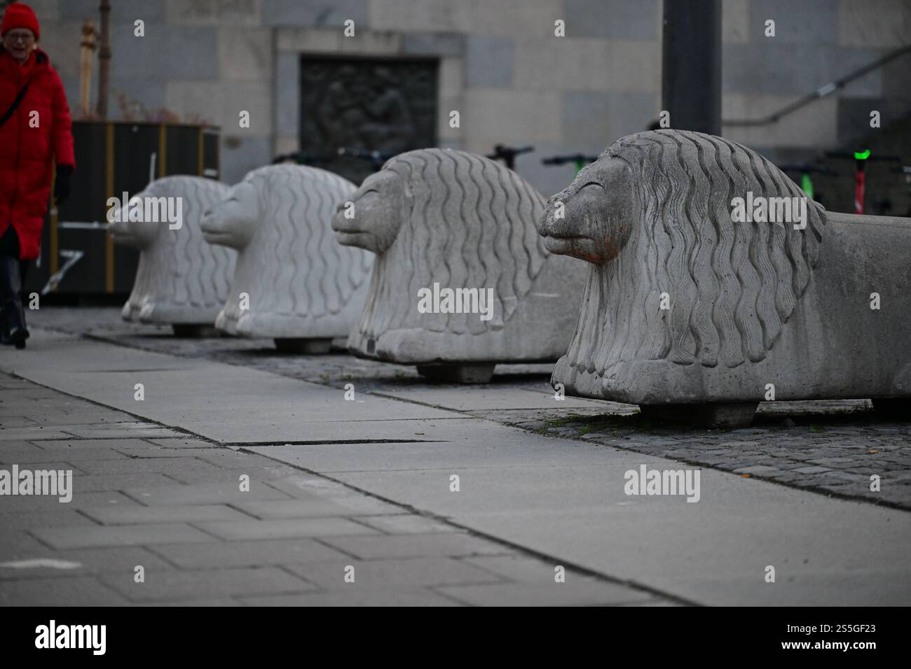 Stockholm, Uppland, Sweden. December 31 2024. Guardian lions on Citizen ...
