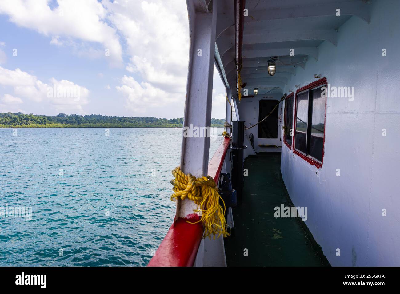 Ship observation gallery hi-res stock photography and images - Alamy