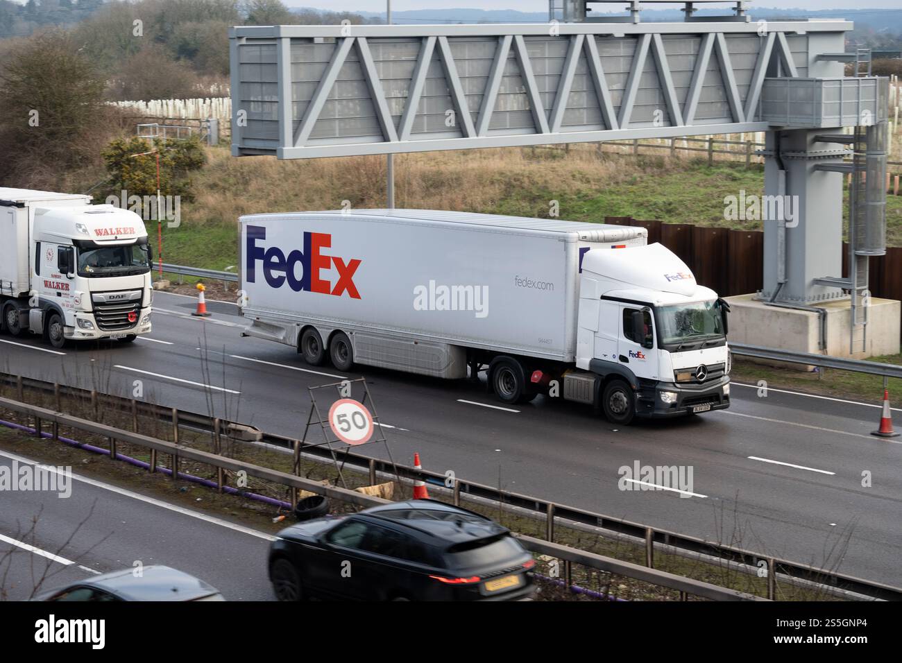 FedEx lorry on the M42 motorway, West Midlands, UK Stock Photo - Alamy