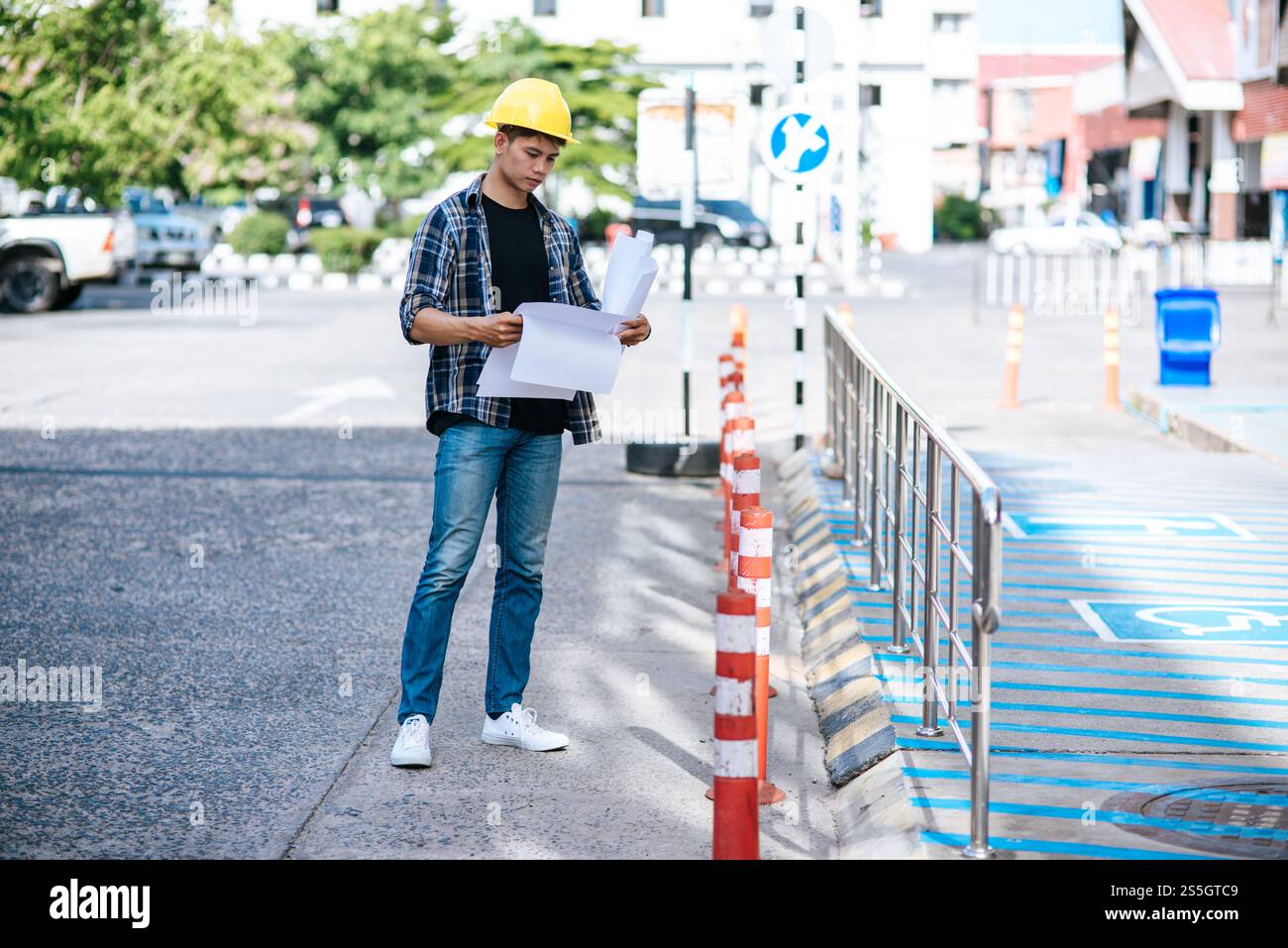 Asian industrial engineers worker hi-res stock photography and images ...