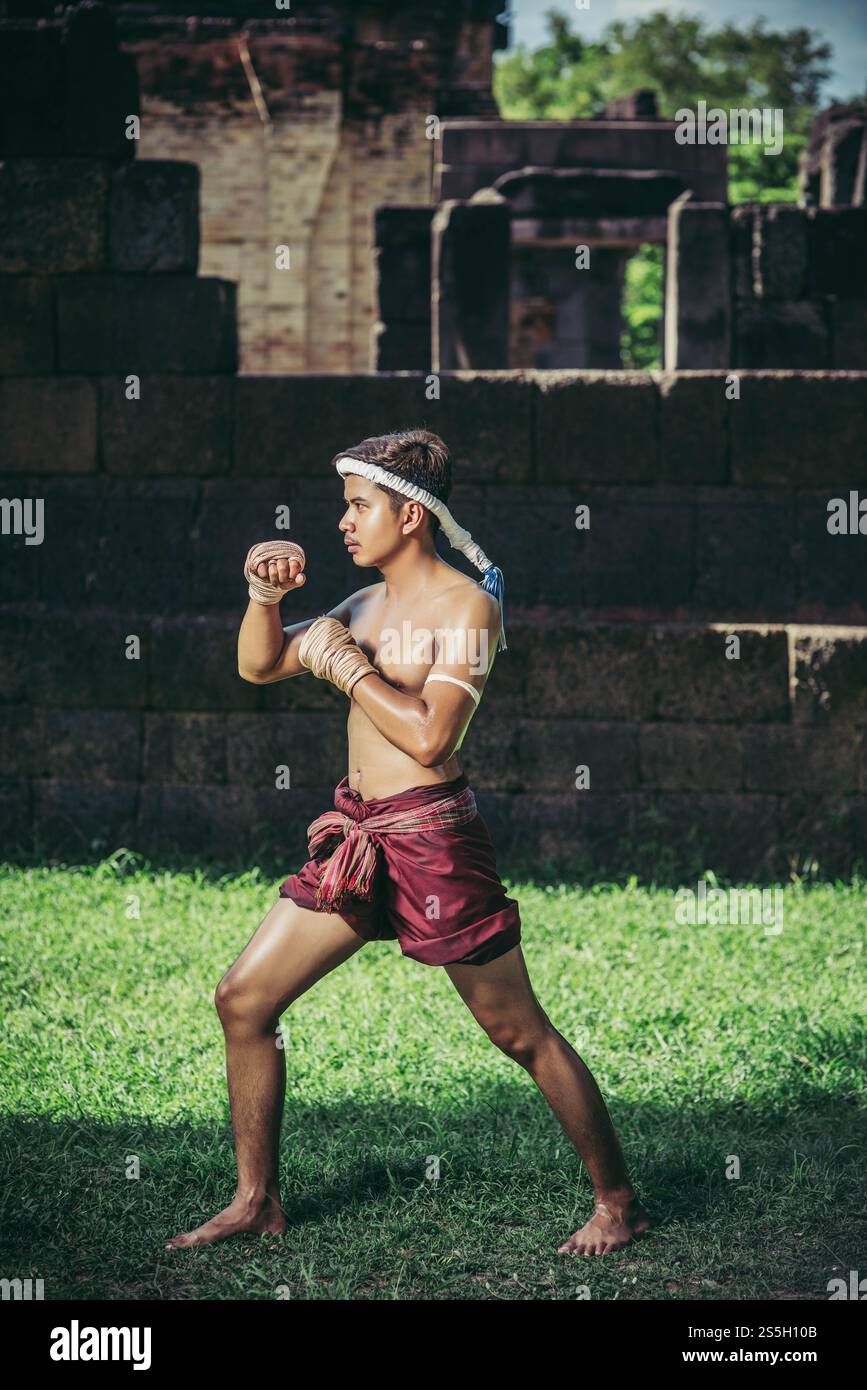 A boxer tied a rope in his hand and performed a fight, The martial arts ...