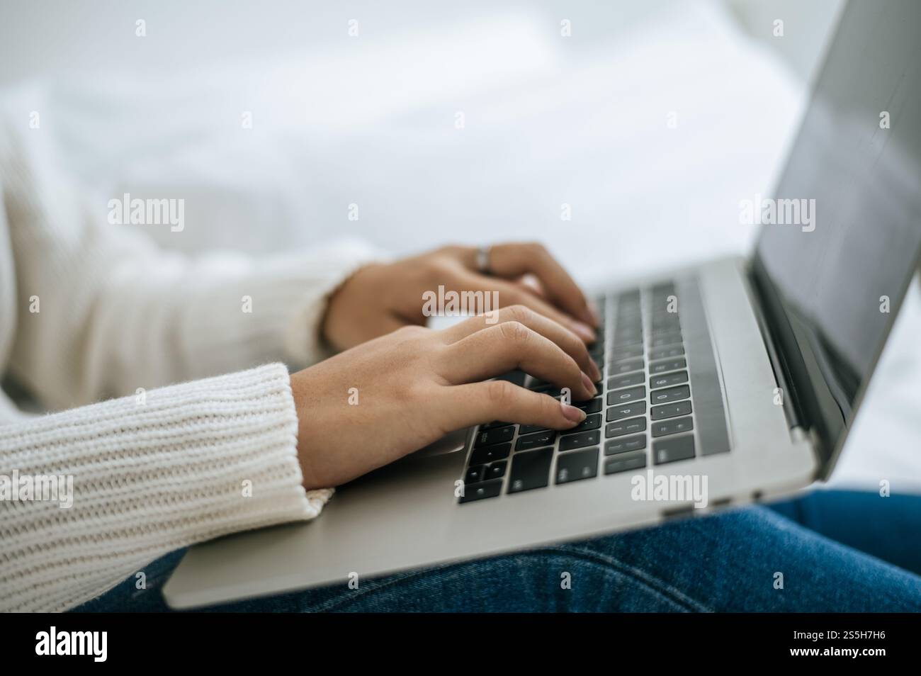 Business womans hands working typing hi-res stock photography and ...