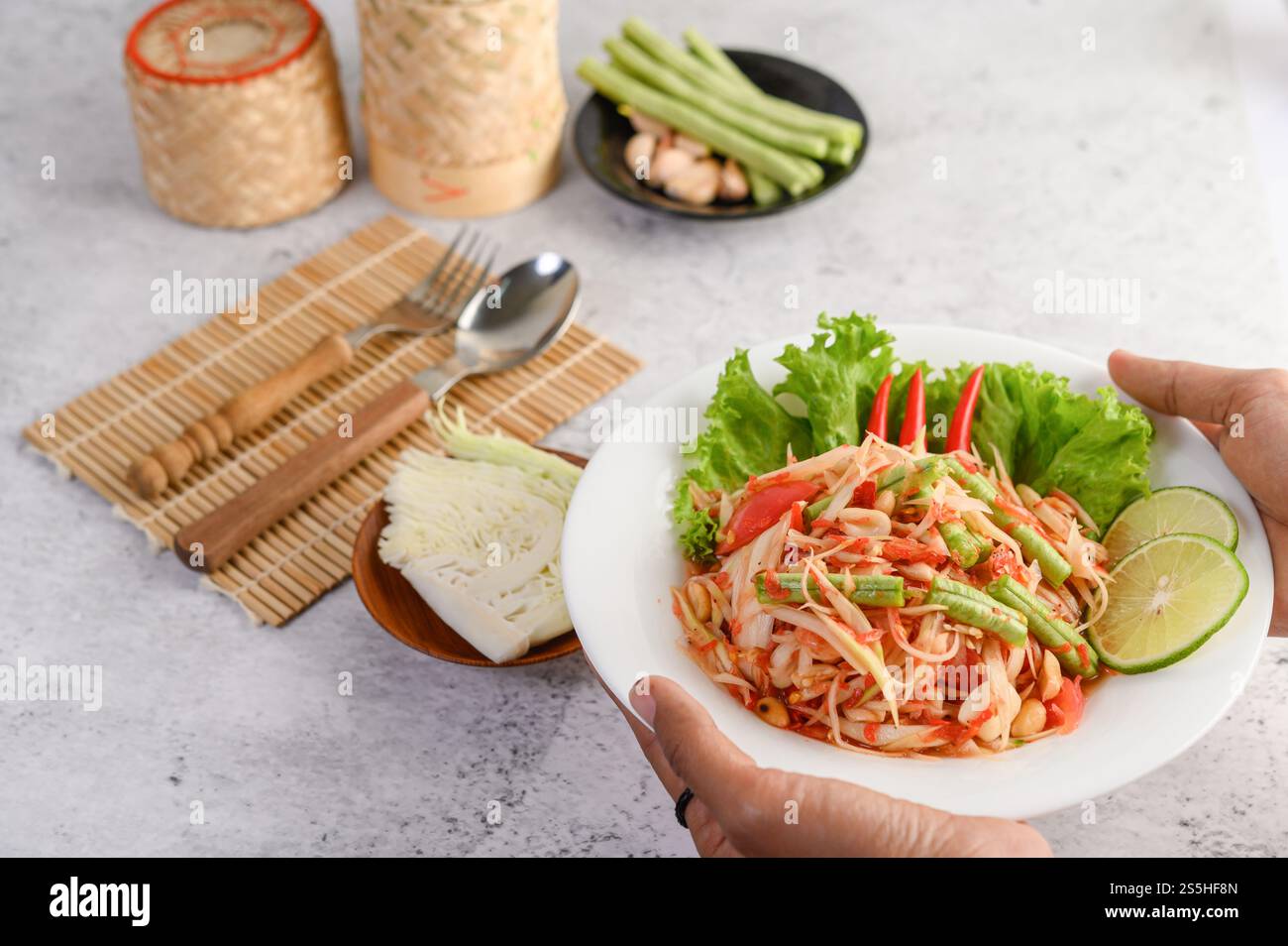 Papaya salad is a traditional Thai food that can be eaten all over the ...