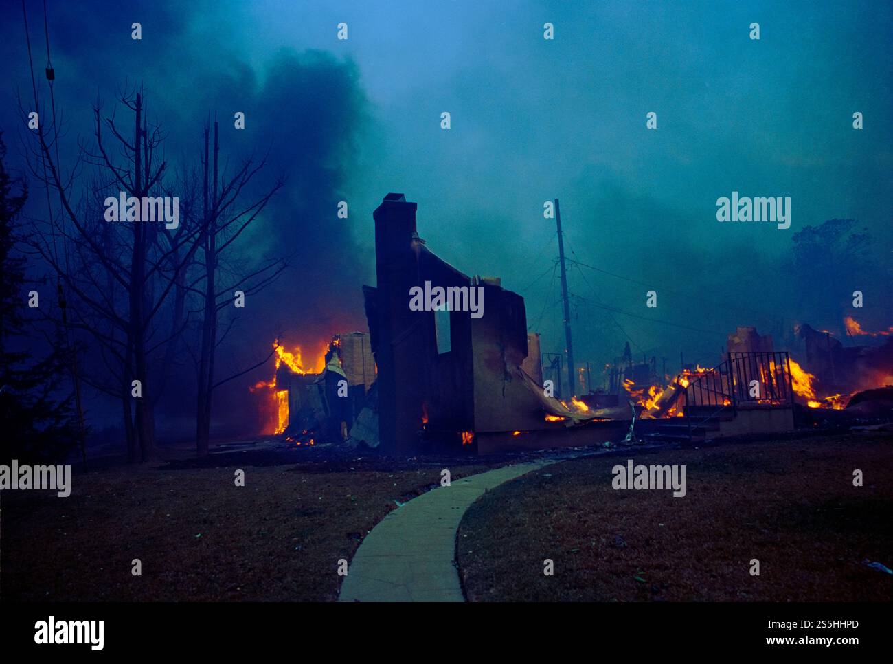 Altadena, USA. 08th Jan, 2025. The Palisades and Eaton fire captured ...