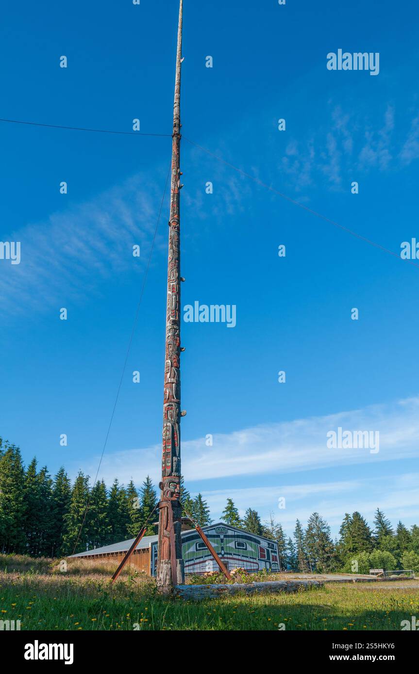 World's Tallest totem pole, Alert Bay, Cormorant Island, British ...