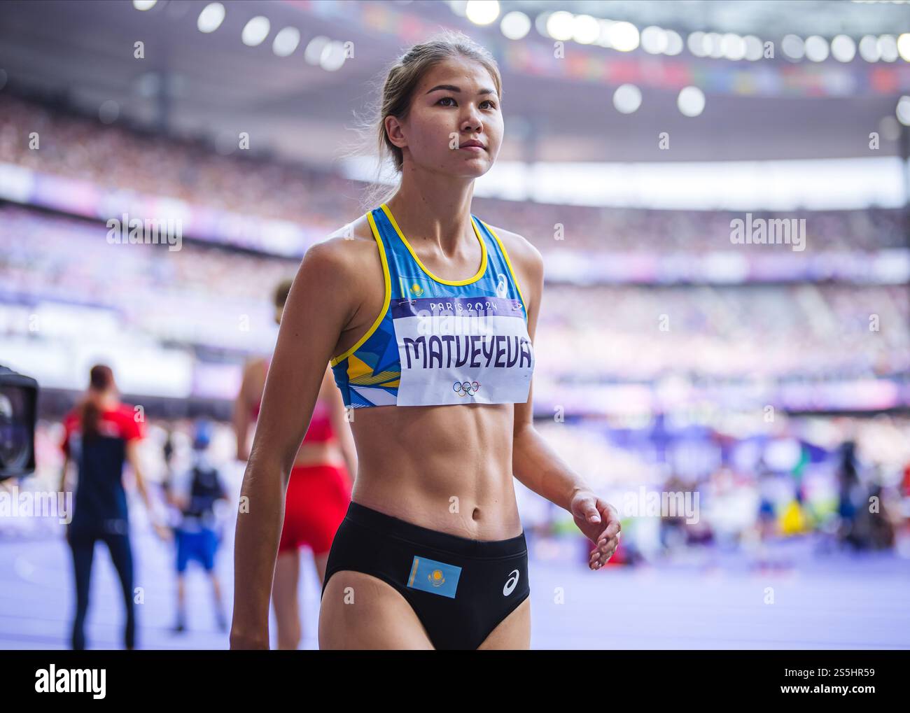 Yelizaveta Matveyeva participating in the high jump at the Paris 2024 Olympic Games Stock Photo ...