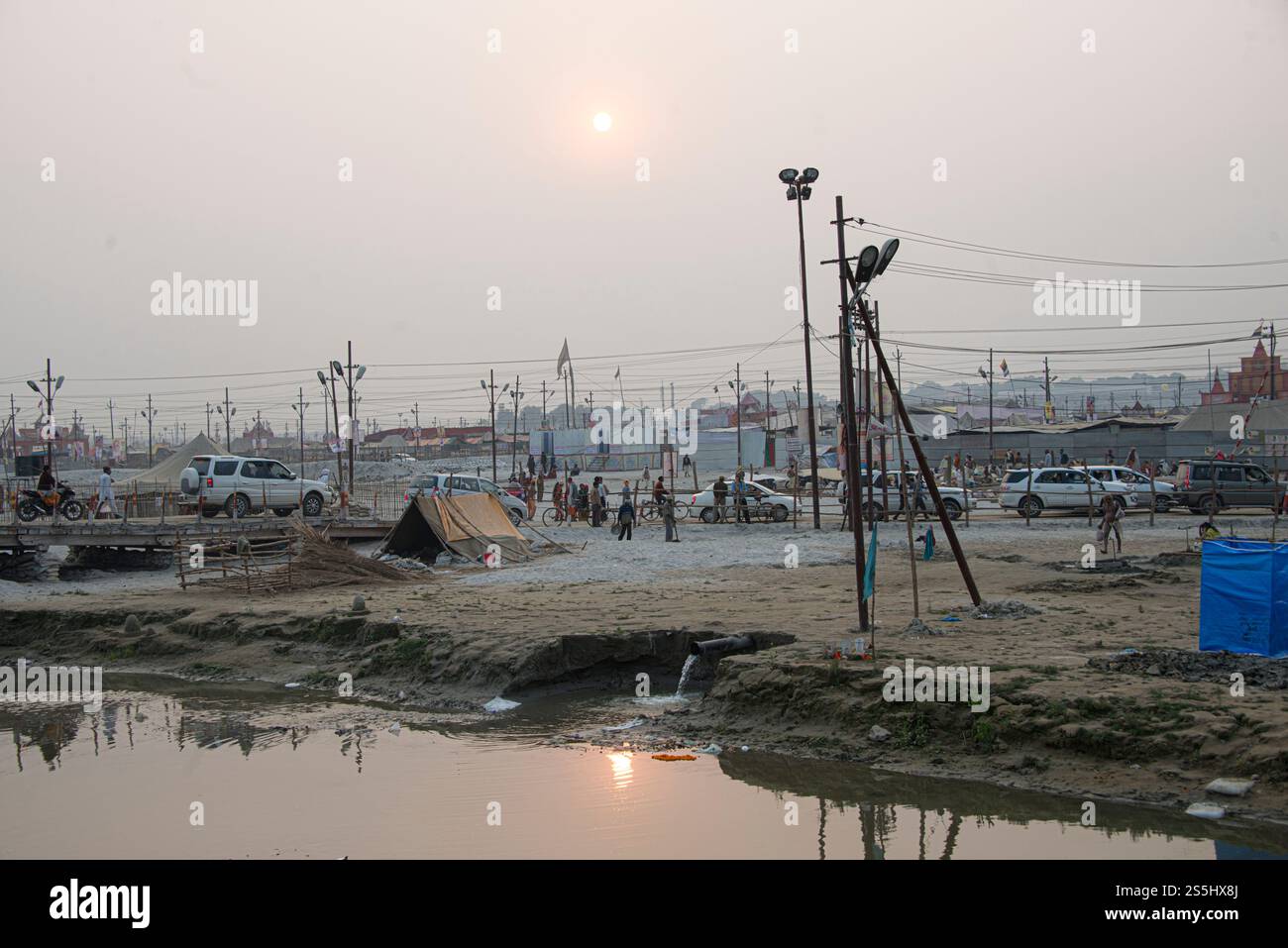 Maha Kumbh Mela, Prayagraj, India: Tent Village Stock Photo - Alamy