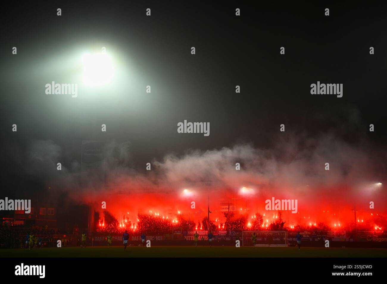 Kiel, Germany. 14th Jan, 2025. Soccer: Bundesliga, Holstein Kiel ...