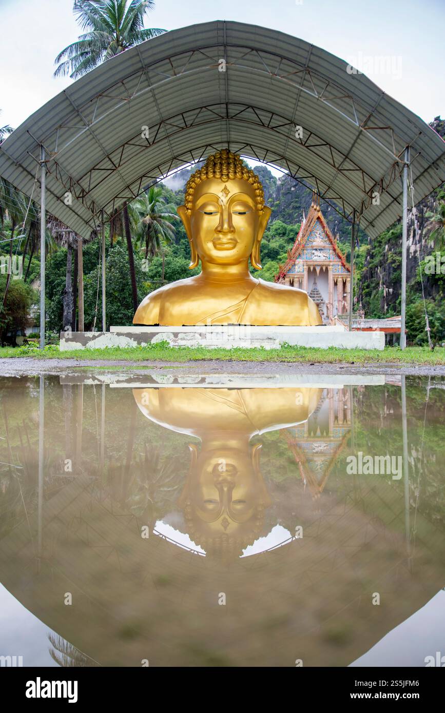 the Wat Khao Daeng Temple at the Village of Khao Daeng at the Hat Sam ...