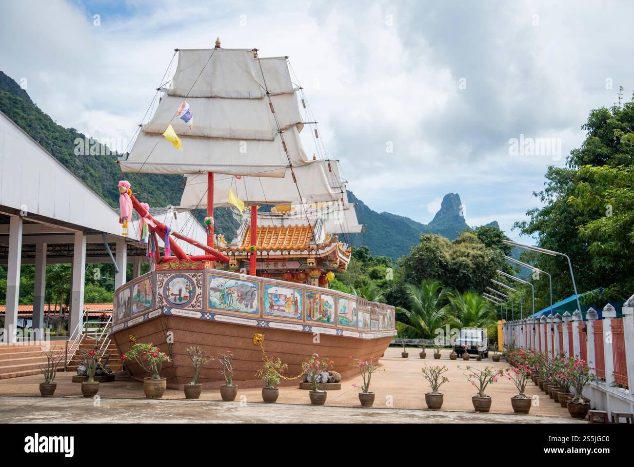 the Wat Je Rui Imyi Chinese temple at the Lotus Swamp Sam Roi Yot near ...