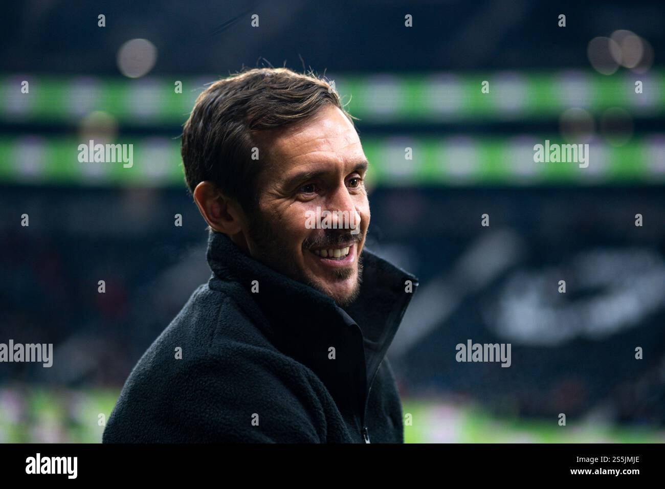 Julian Schuster (SC Freiburg, Trainer) beim TV Interview vor der Partie ...