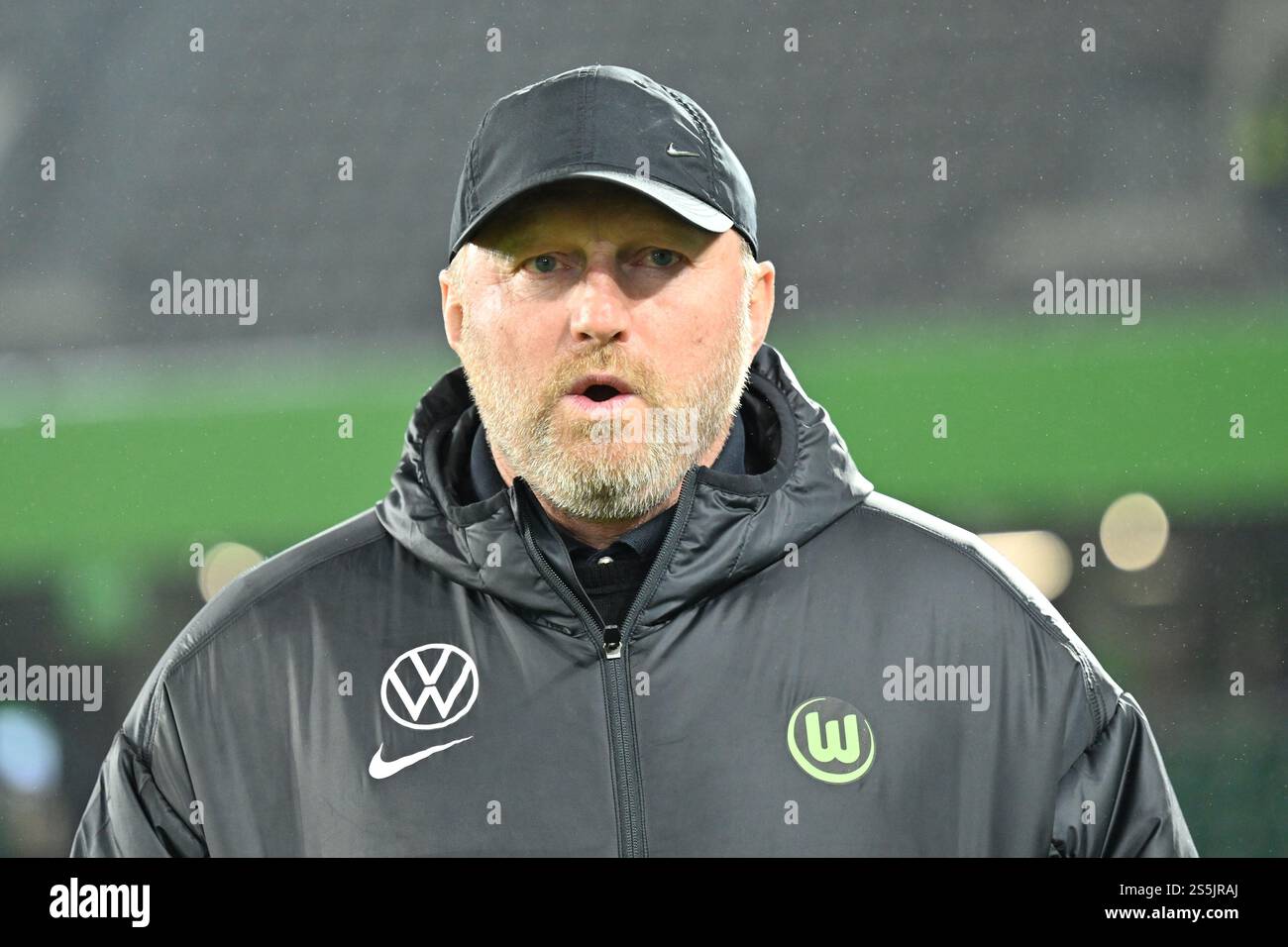 Wolfsburg, Germany. 14th Jan, 2025. Soccer, Bundesliga, VfL Wolfsburg ...