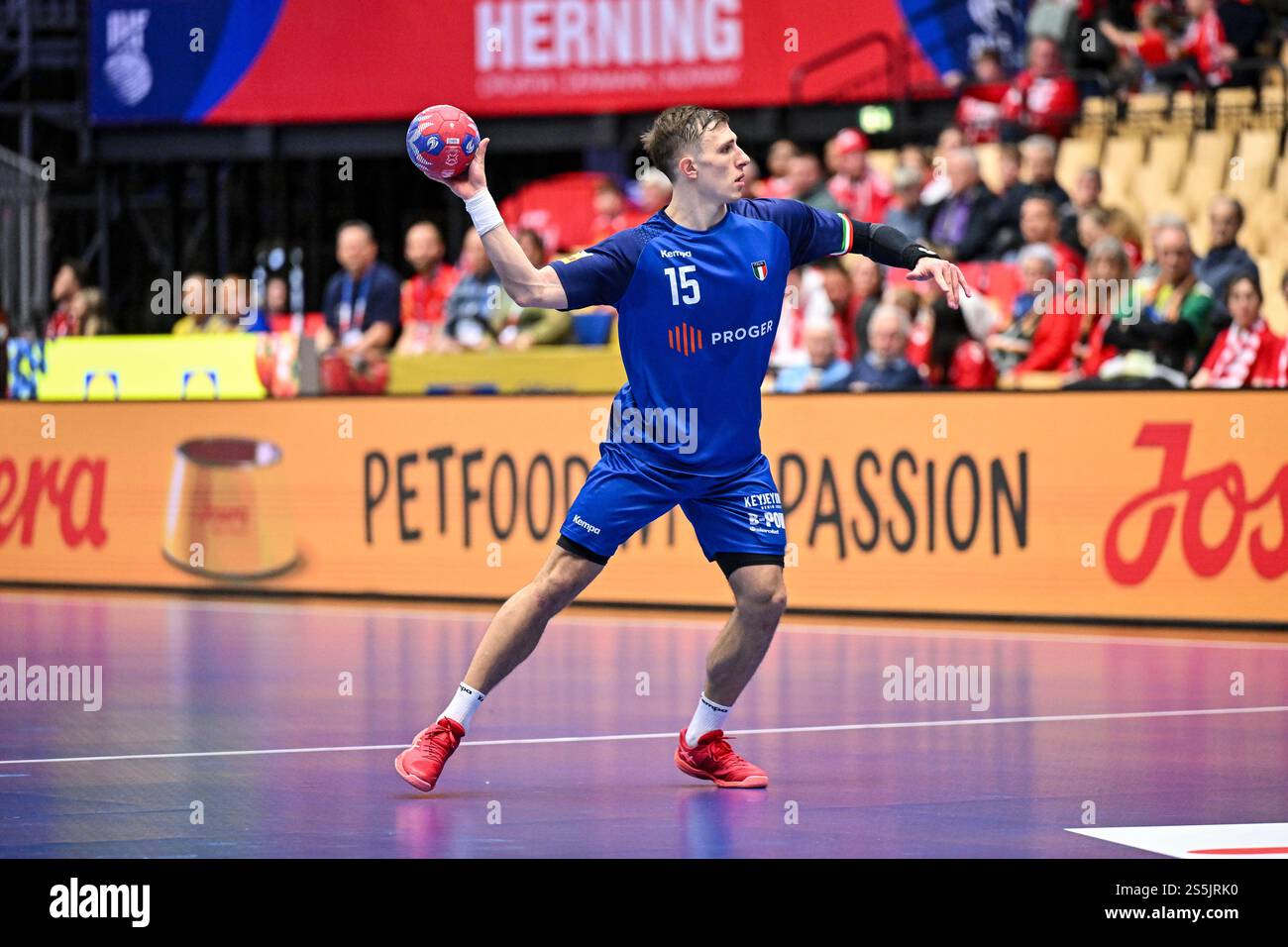 Herning, Denmark. 14th Jan, 2025. Simone Mengon of Italy during IHF Men ...