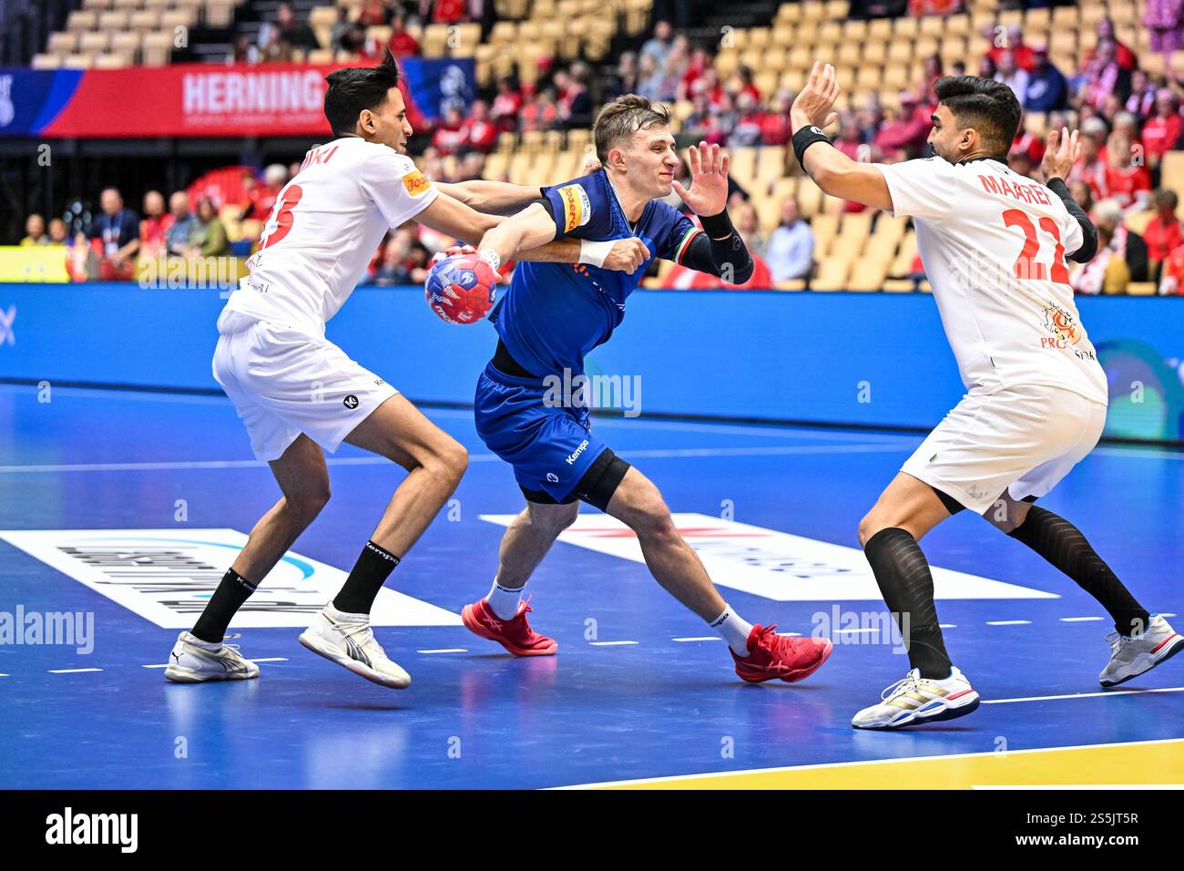 Herning, Denmark. 14th Jan, 2025. Simone Mengon of Italy during IHF Men ...