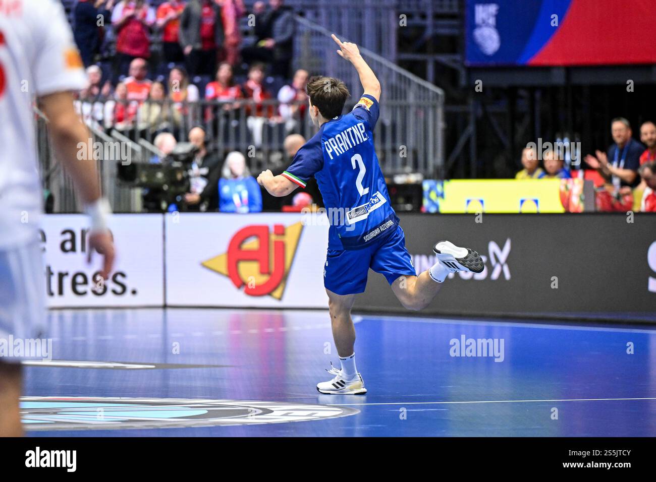 Herning, Denmark. 14th Jan, 2025. Leo Prantner of Italy during IHF Men's - Handball World ...