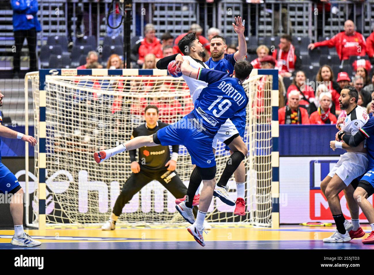 Herning, Denmark. 14th Jan, 2025. Thomas Bortoli of Italy during IHF ...