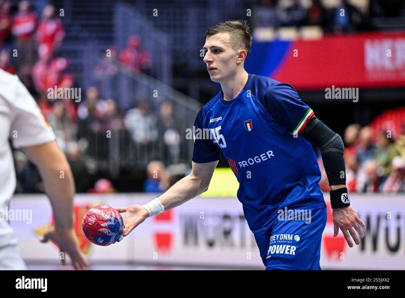 Herning, Denmark. 14th Jan, 2025. Simone Mengon of Italy during IHF Men ...