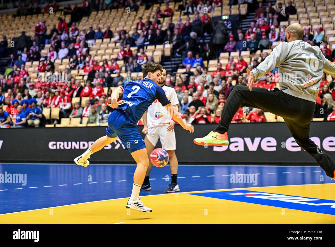 Herning, Denmark. 14th Jan, 2025. Leo Prantner of Italy during IHF Men's - Handball World ...