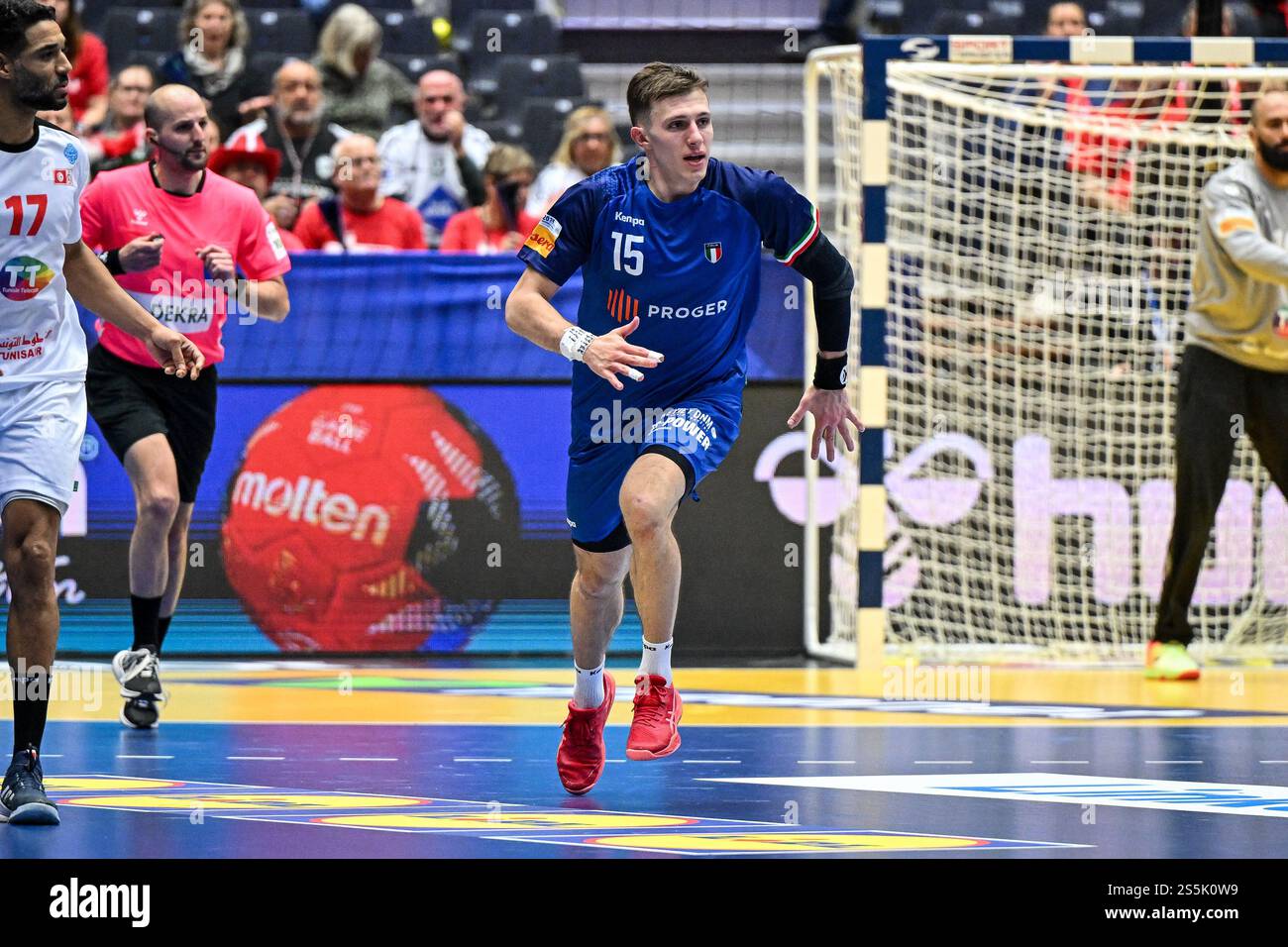 Herning, Denmark. 14th Jan, 2025. Simone Mengon of Italy during IHF Men ...