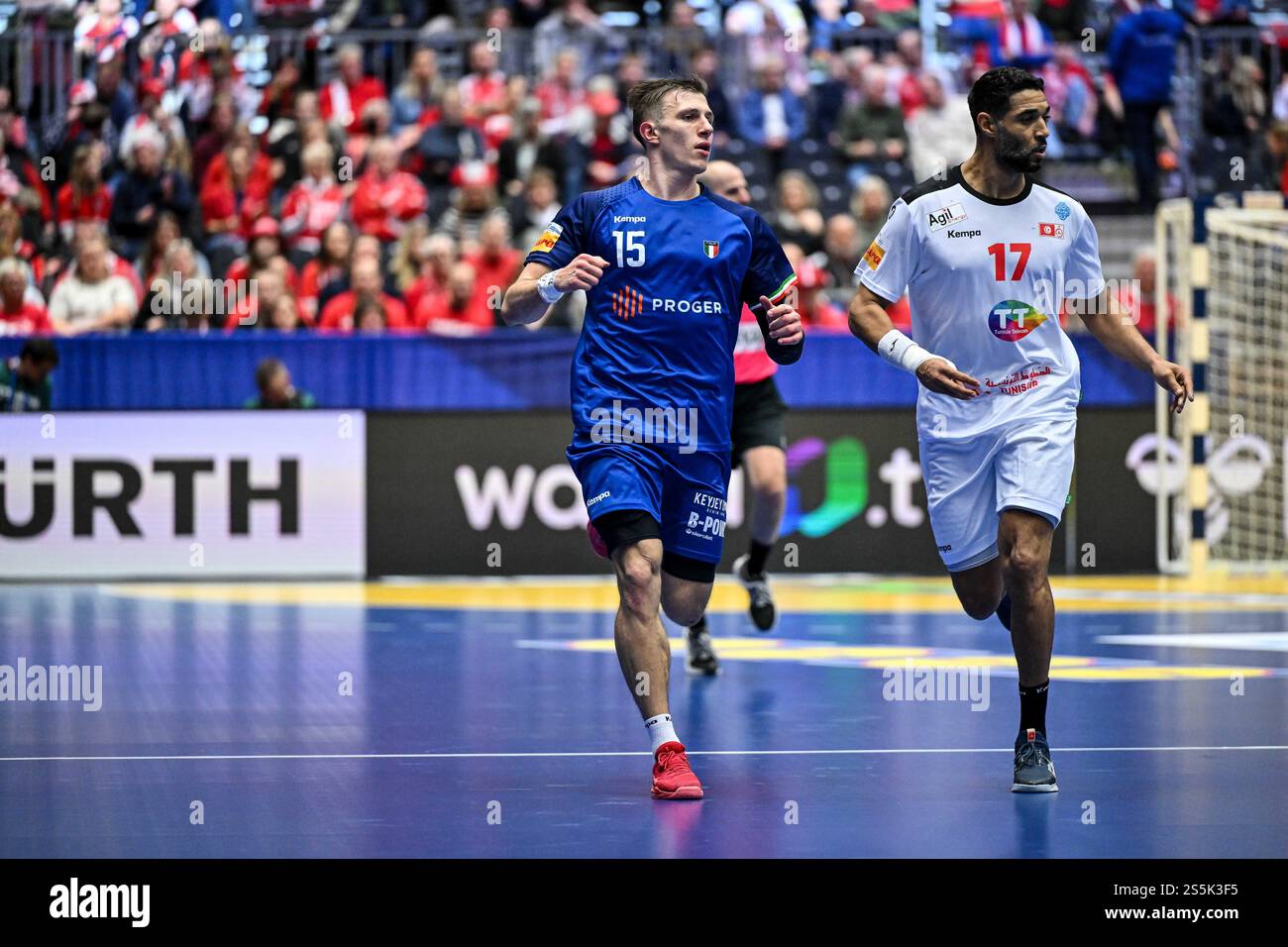 Herning, Denmark. 14th Jan, 2025. Simone Mengon of Italy during IHF Men ...