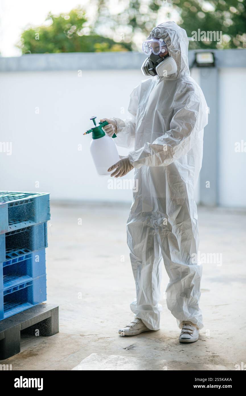 Woman worker in protective hi-res stock photography and images - Alamy