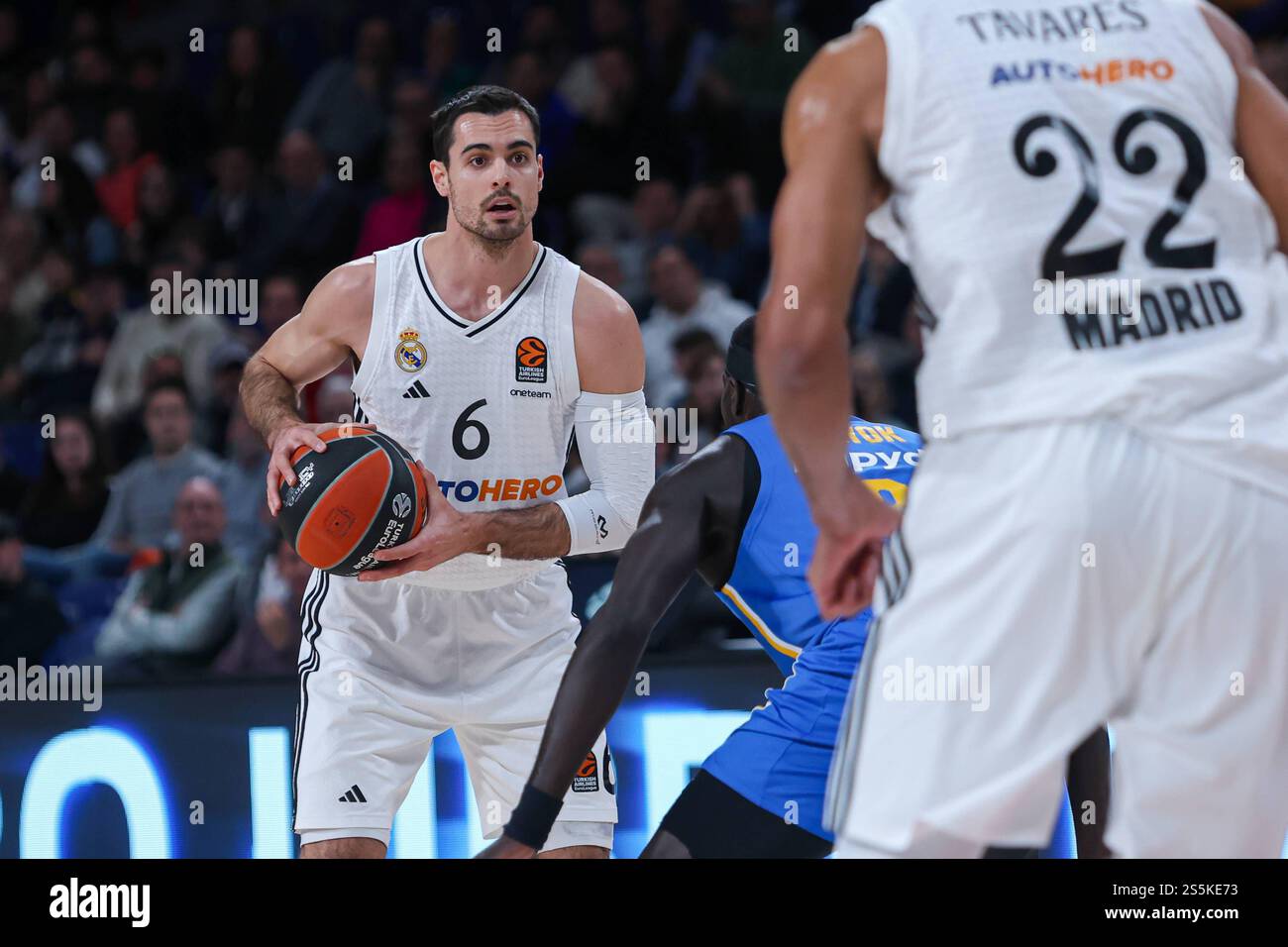 Madrid, Spain. 14th Jan, 2025. 14th January 2025; Movistar Arena; Madrid, Spain; Turkish ...