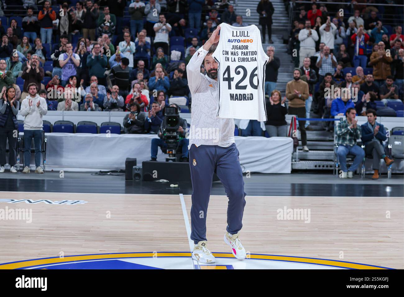 Madrid, Spain. 14th Jan, 2025. 14th January 2025; Movistar Arena; Madrid, Spain; Turkish ...