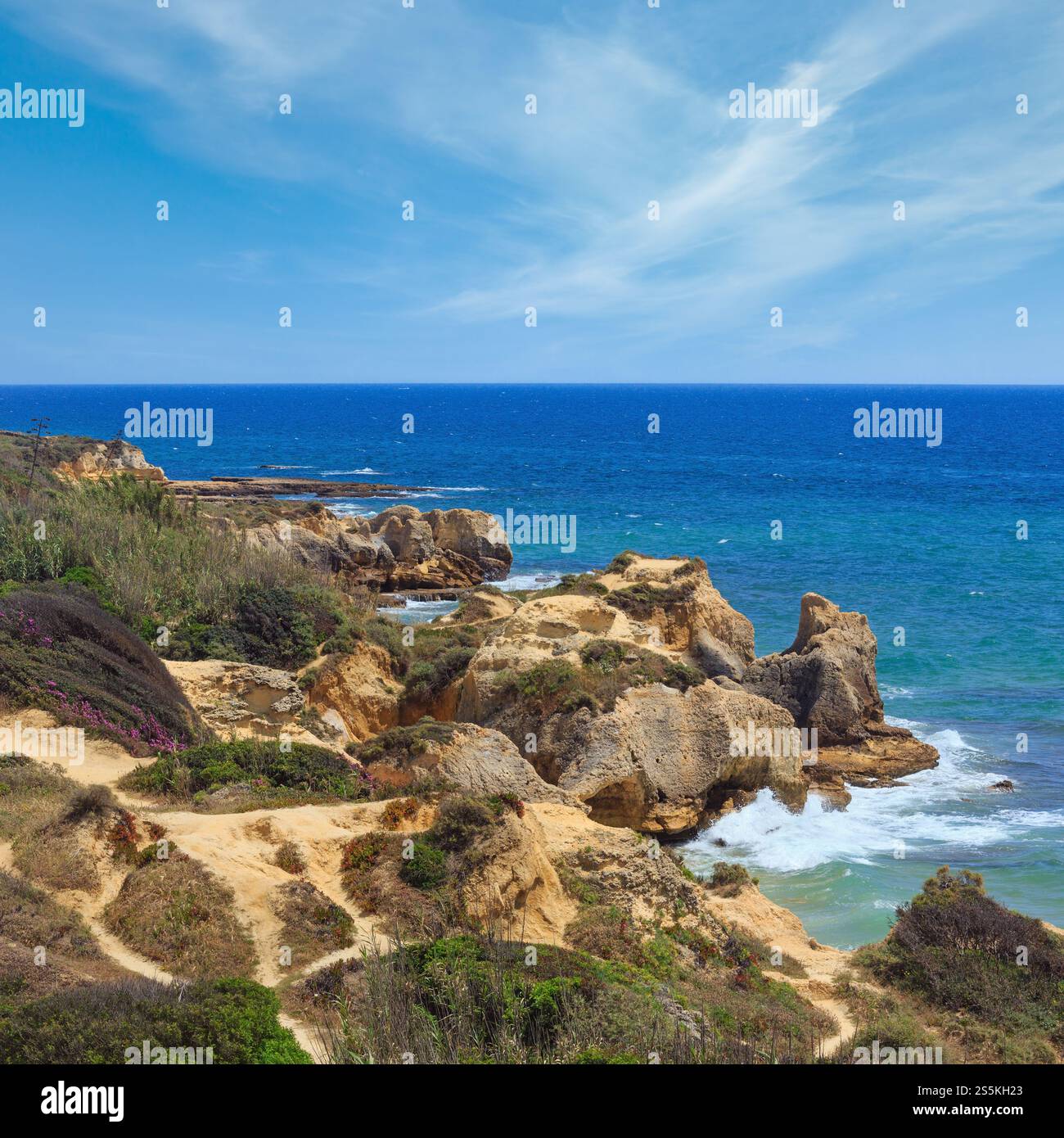 Summer Atlantic rocky coast view (Albufeira outskirts, Algarve ...