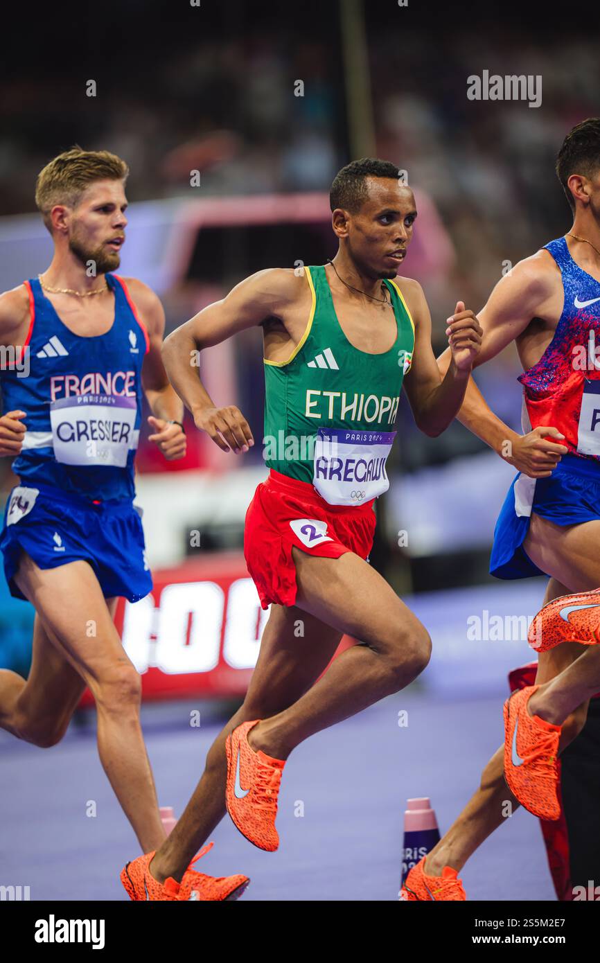 Berihu Aregawi participating in the 10.000 meters at the Paris 2024 ...