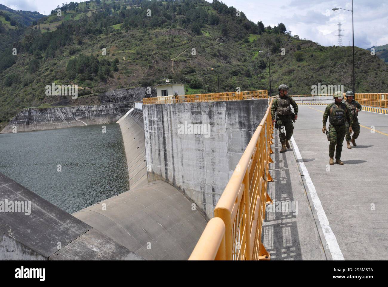 MAZAR HYDROELECTRIC BASIN Cuenca,Ecuador January 14, 2024 President ...