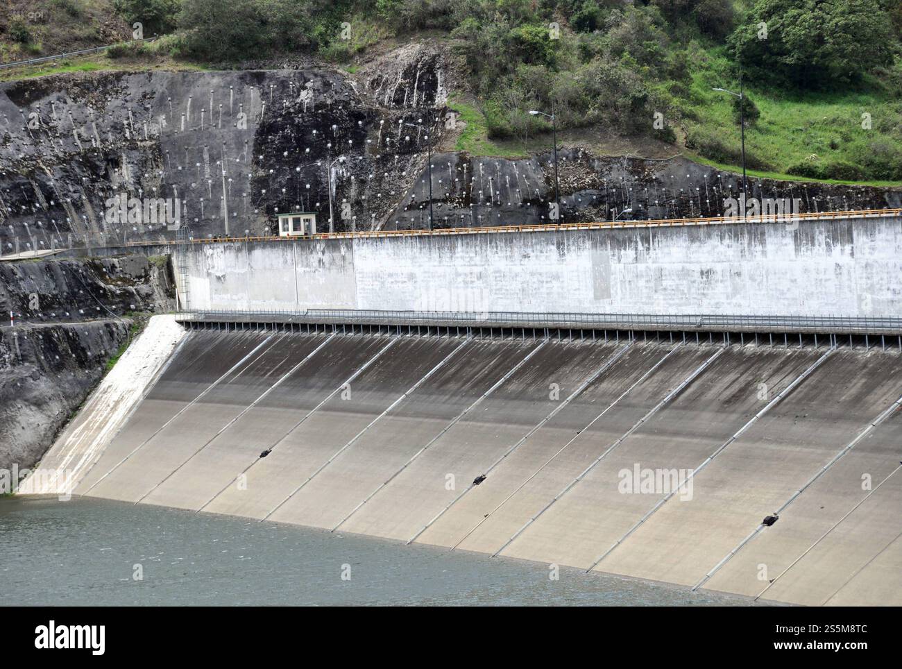 MAZAR HYDROELECTRIC BASIN Cuenca,Ecuador January 14, 2024 President ...