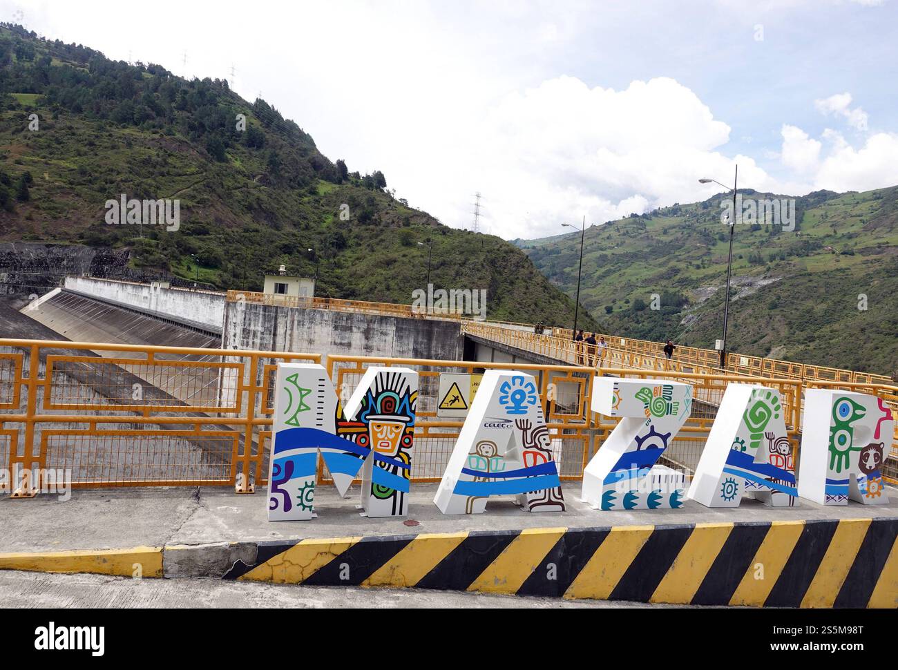 MAZAR HYDROELECTRIC BASIN Cuenca,Ecuador January 14, 2024 President ...