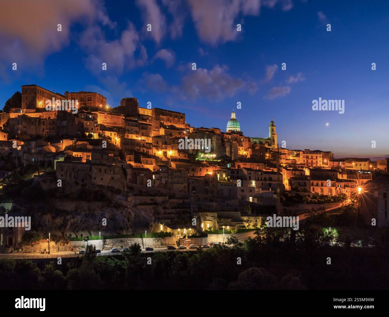 Night old medieval Ragusa Ibla famos Sicilian town view (Sicily, Italy ...