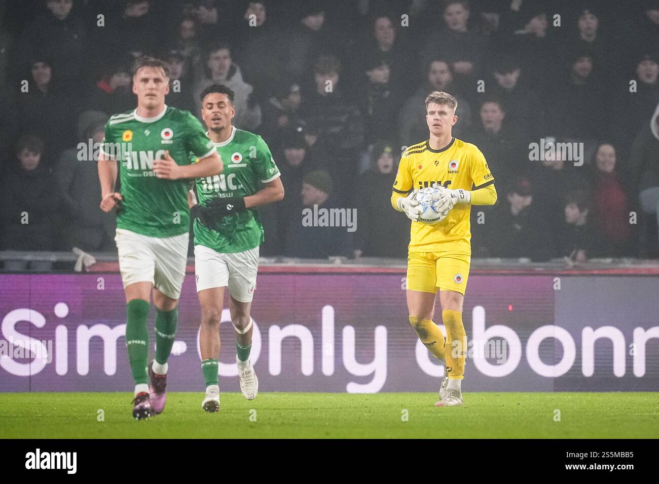 Eindhoven - Goalkeeper Calvin Raatsie of Excelsior Rotterdam during the ...