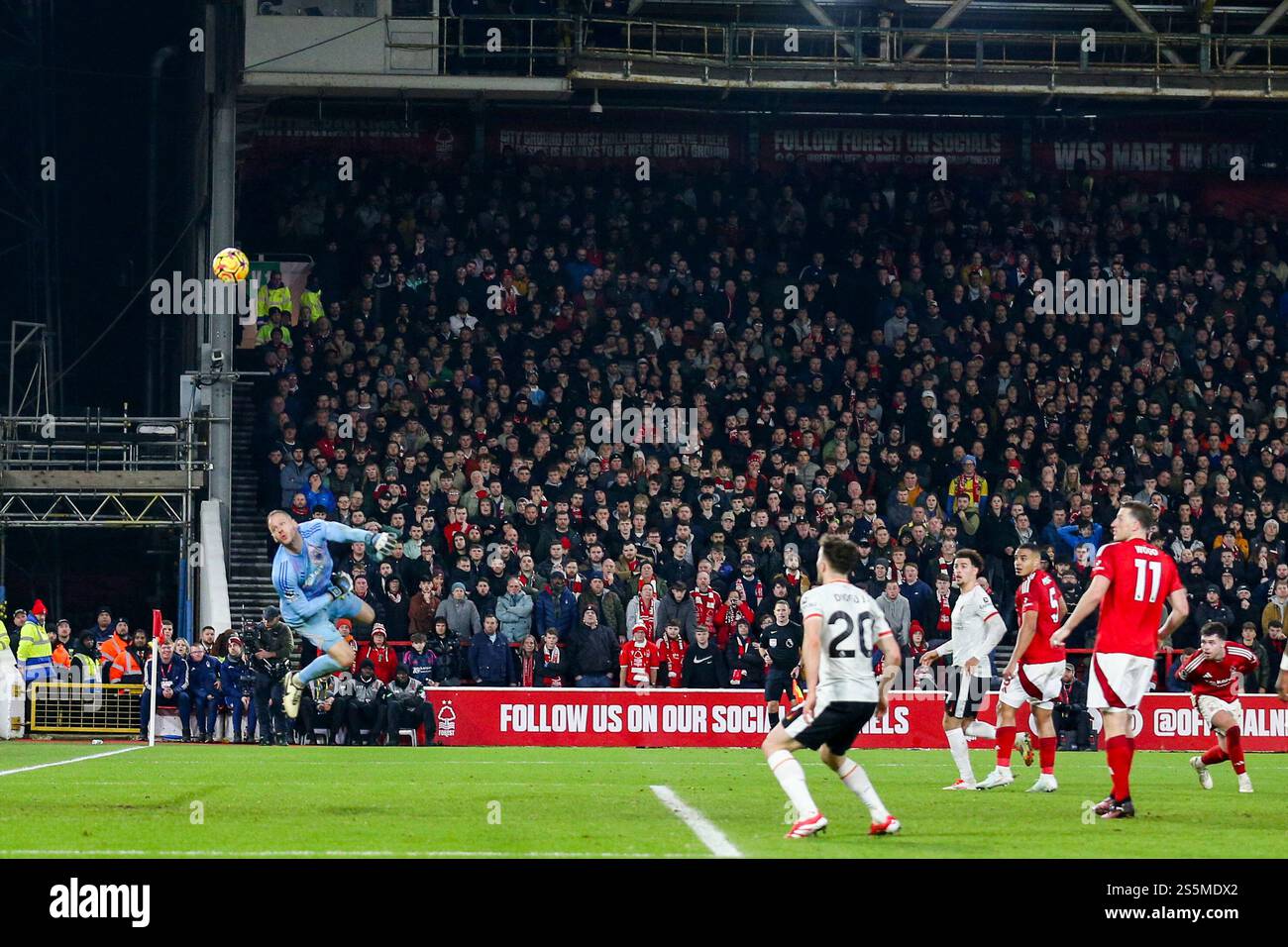 Nottingham, UK. 14th Jan, 2025. Nottingham Forest goalkeeper Matz Sels ...
